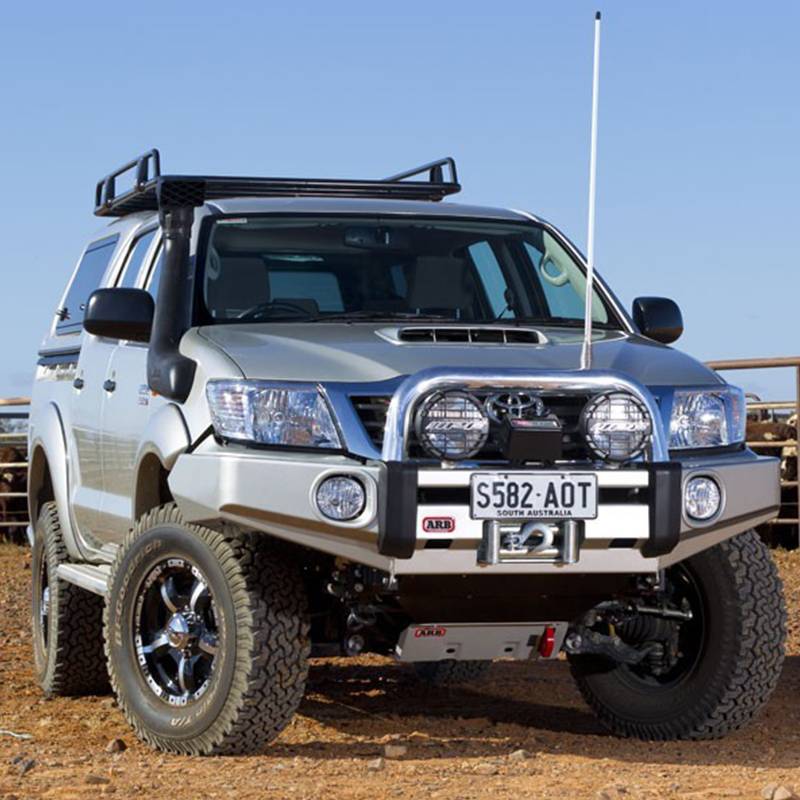 ARB 3914520 Deluxe Sahara Front Bumper for Toyota Hilux 2011-2015 ...